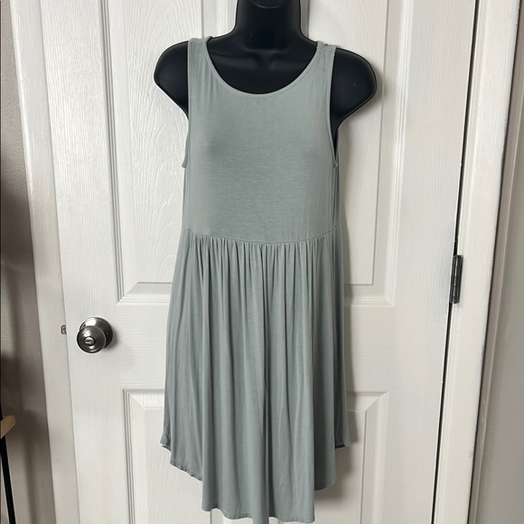 Emerald | Dresses | Emerald Green Pleated Mini Sundress | Poshmark